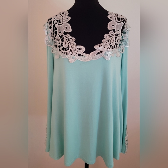Joan Boyce | Tops | Joan Boyce Aqua Reversible Silver Metallic Lace Top ...